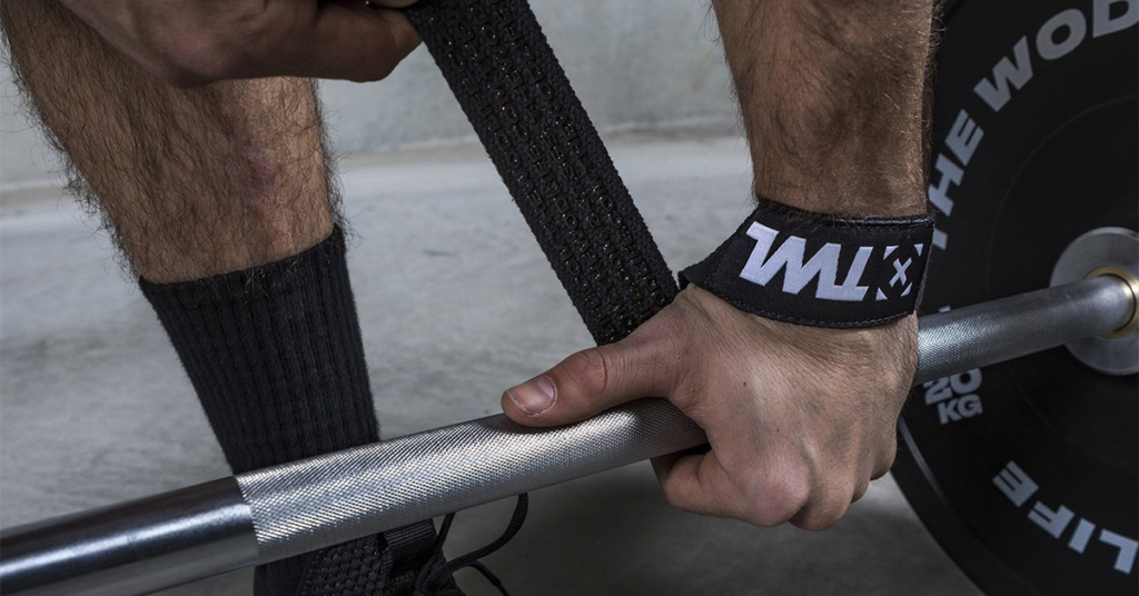 Straps for Deadlifting: How They Work, When to Use Them, What to Choose ...